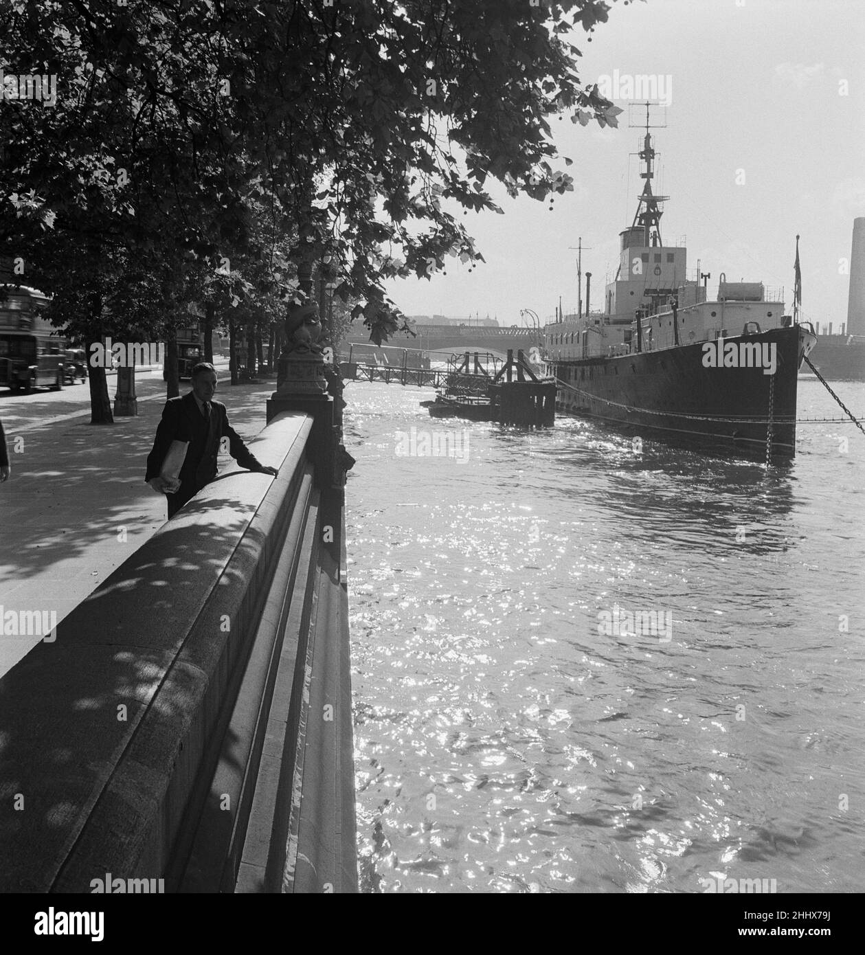 London embankment Black and White Stock Photos & Images - Alamy