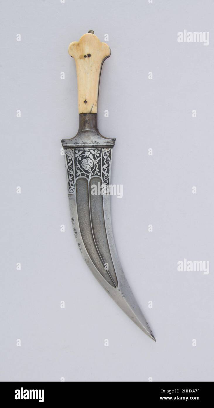 19th century indian dagger hi-res stock photography and images - Alamy