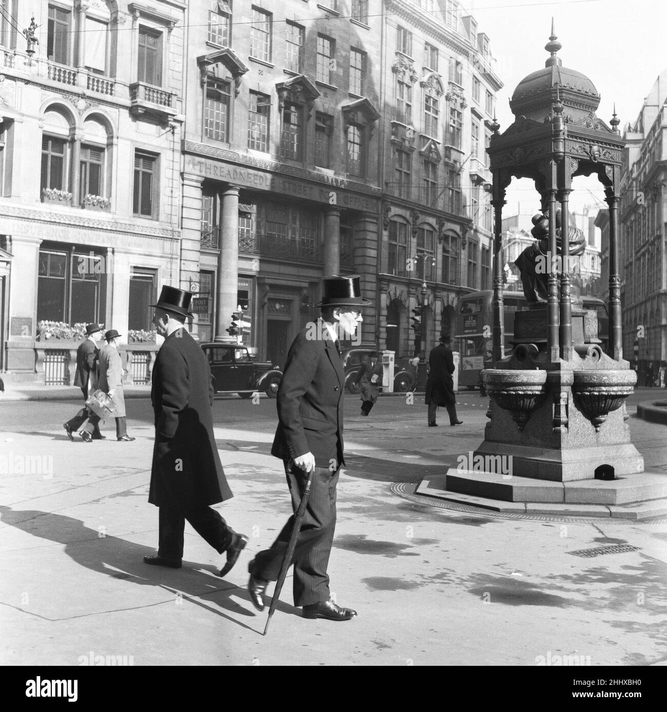 Threadneedle street post office hi-res stock photography and images - Alamy
