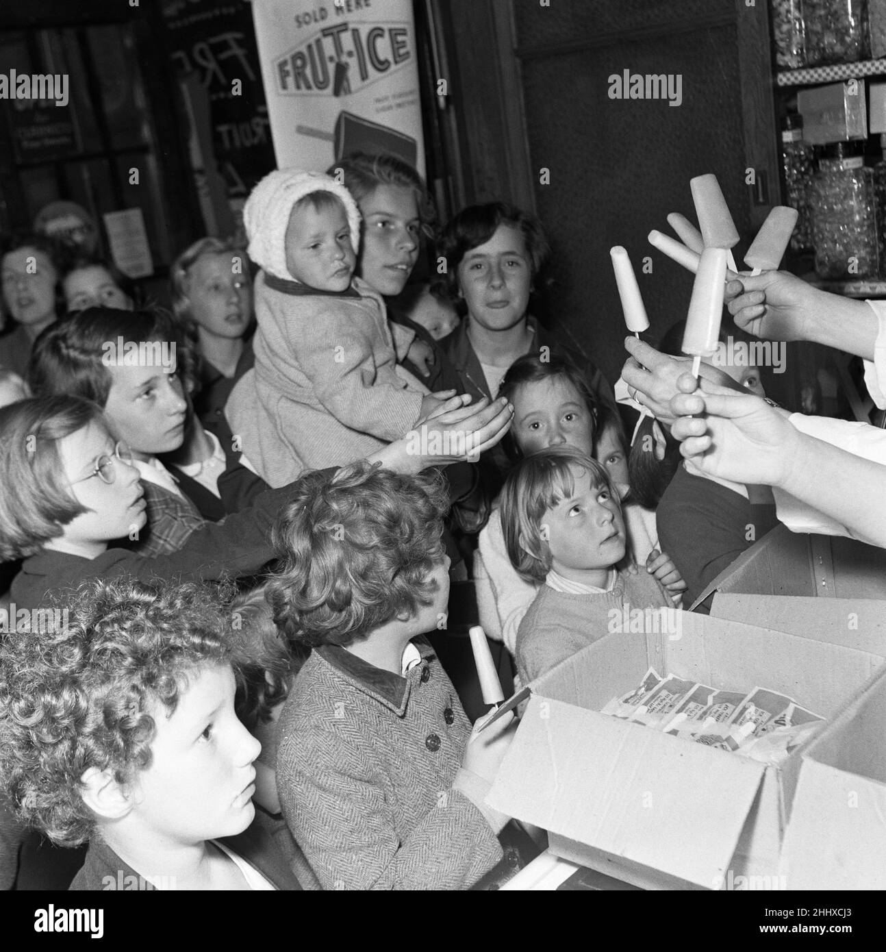 20 july 1954 Black and White Stock Photos & Images - Alamy