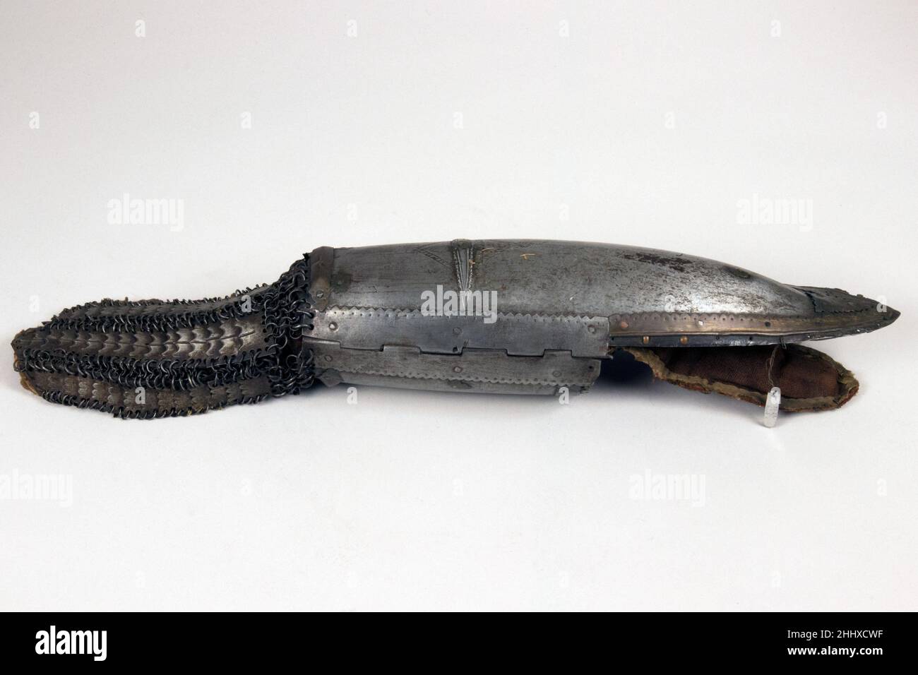 Arm Guard 18th–19th century Indian. Arm Guard 31941 Stock Photo - Alamy