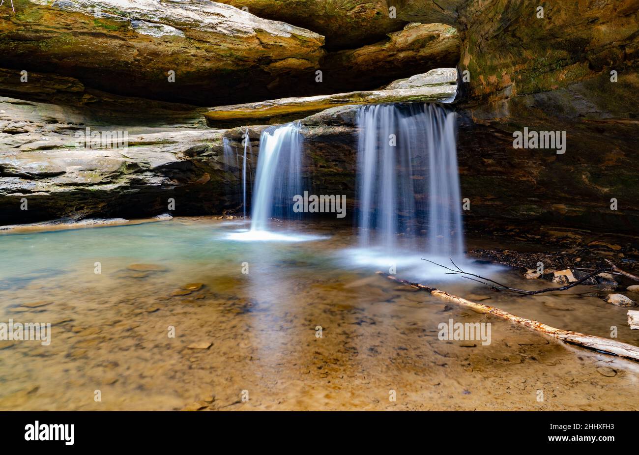 Beautiful view of the lower falls at Hocking Hills State Park Logan in ...