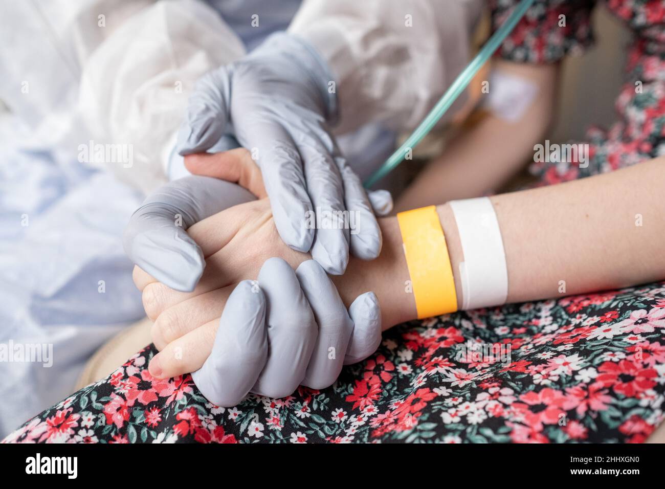 Nurse at the hospital infection ward hi-res stock photography and ...