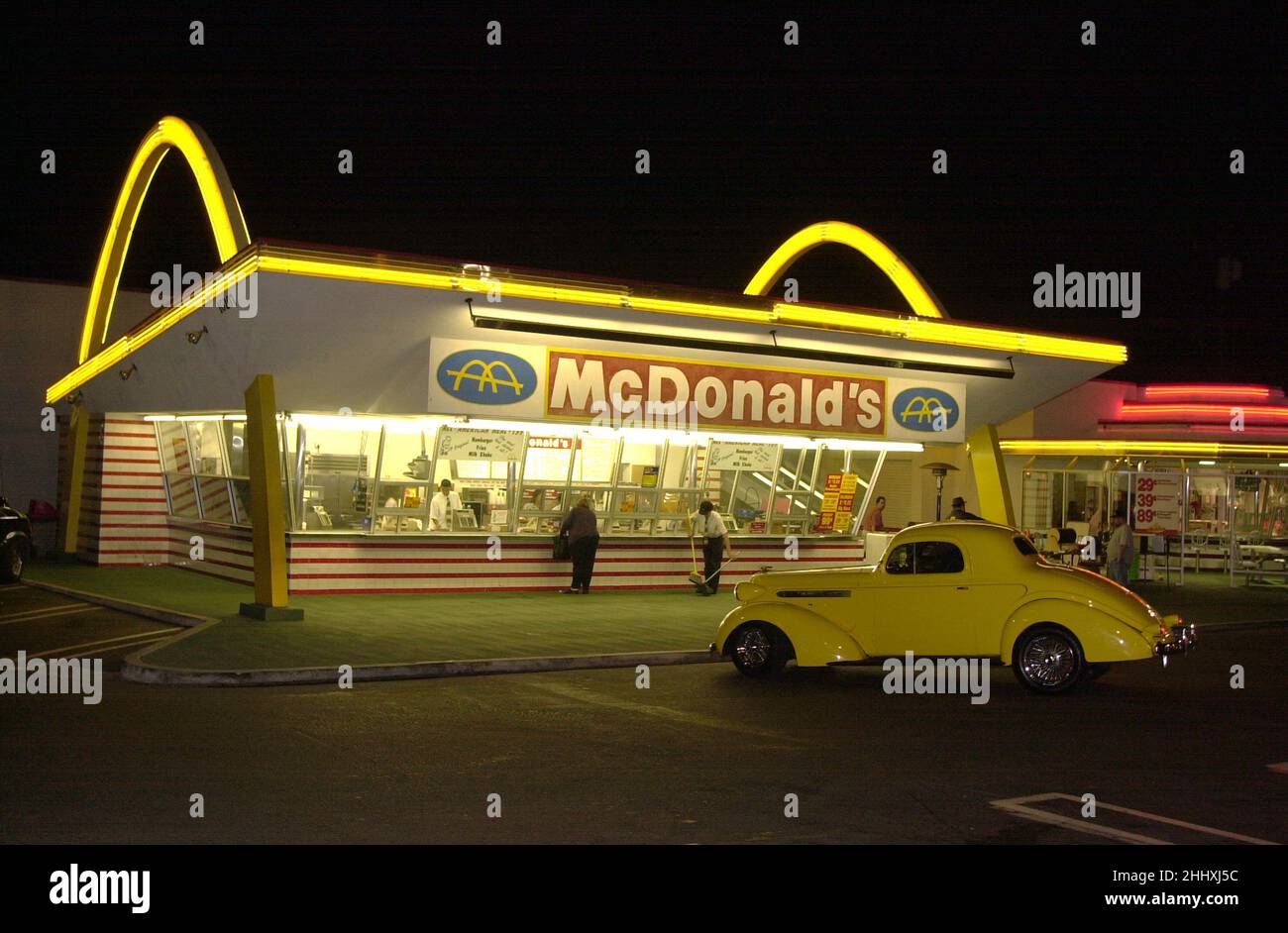 American car culture The oldest fast food restaurant Mc Donald in ...