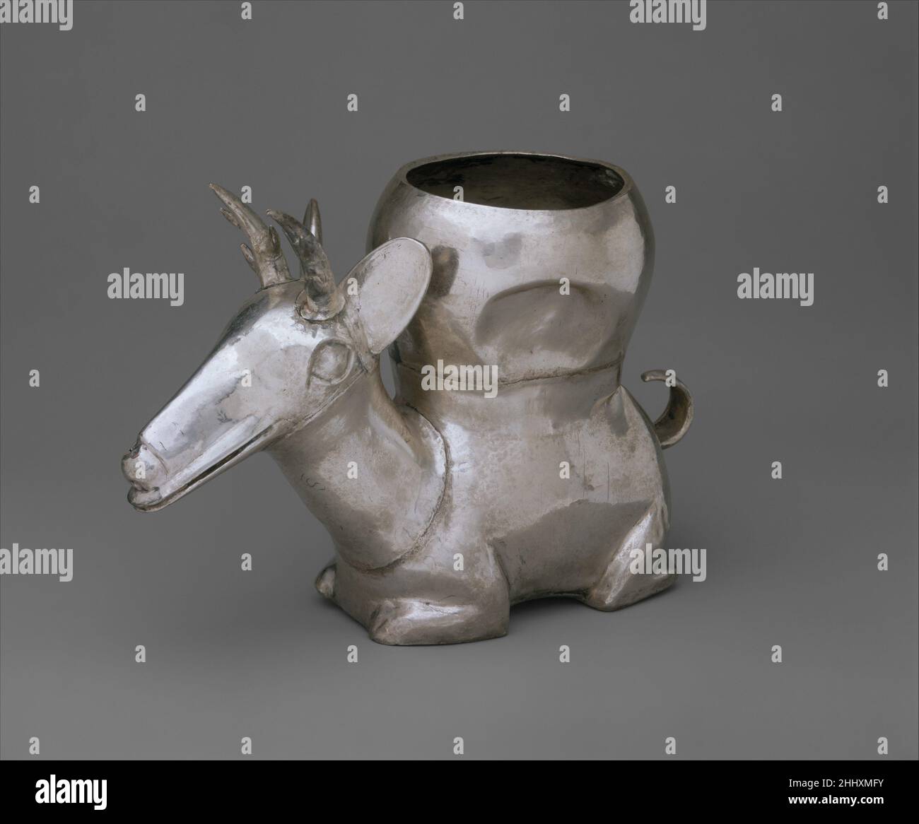 Deer vessel 14th 15th century hi-res stock photography and images - Alamy
