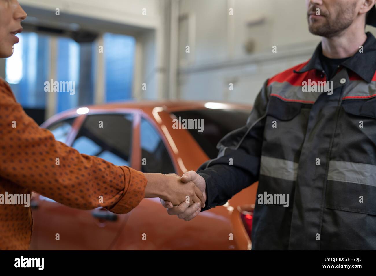 Car repair agreement hi-res stock photography and images - Alamy