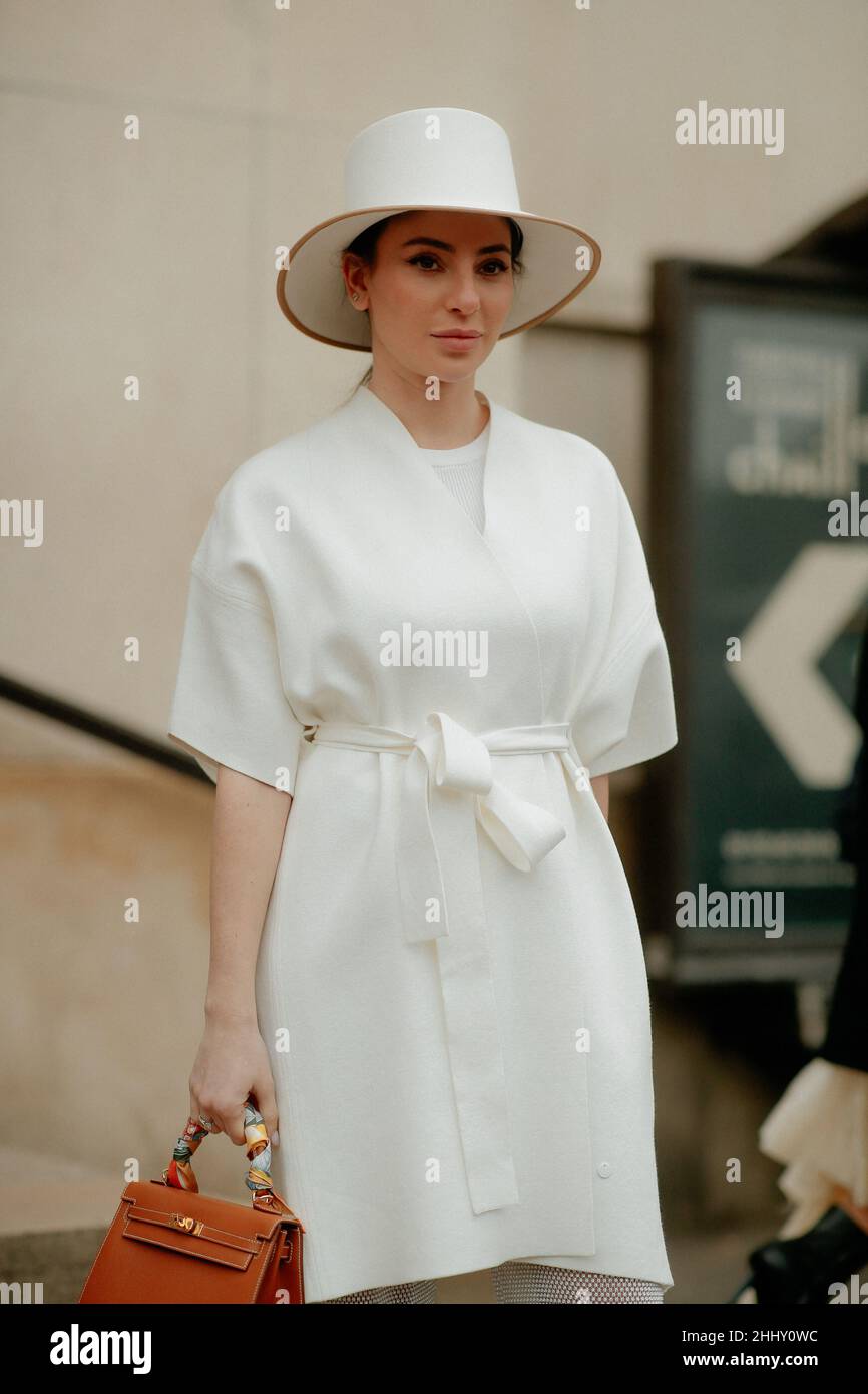 Paris, France. 25th Jan, 2022. Street style, Rosie Abou Nassar arriving ...