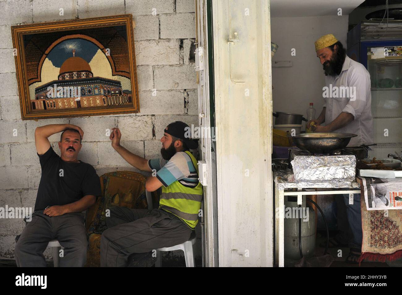 Falafel stand israel hi-res stock photography and images - Alamy