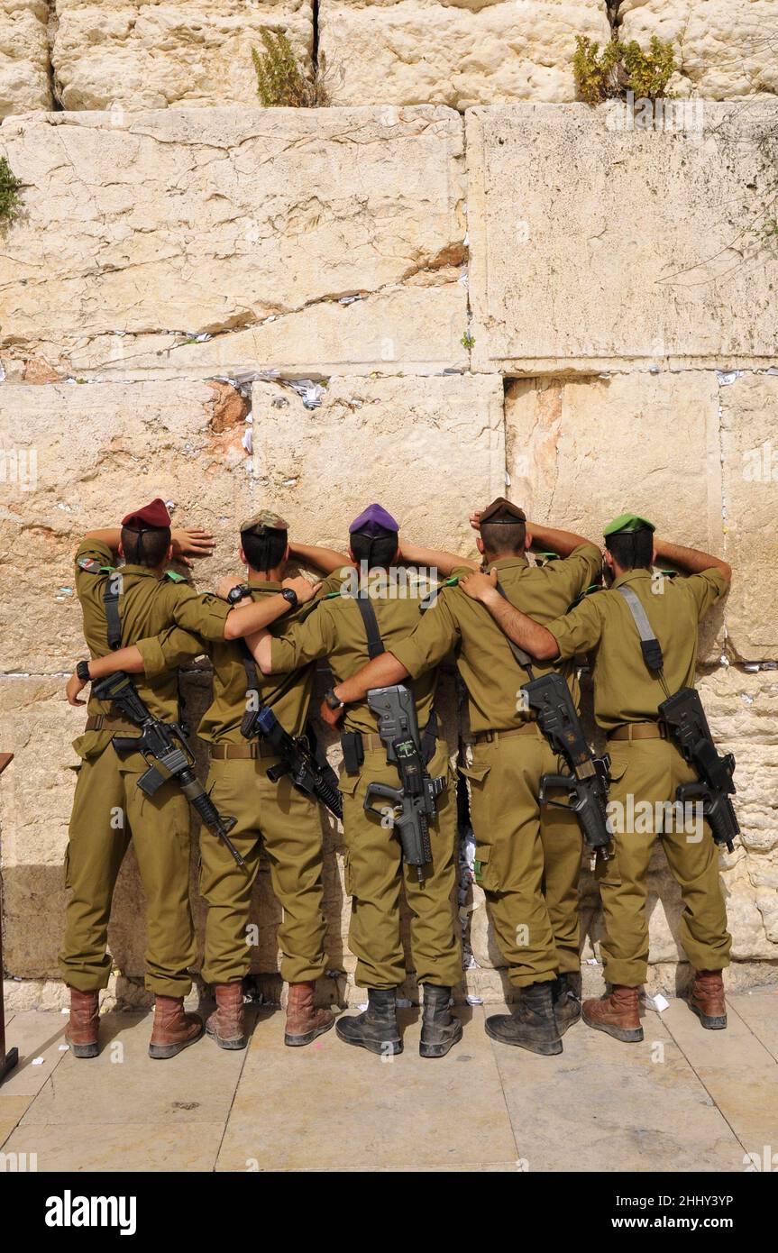 Israeli Female Soldiers Praying