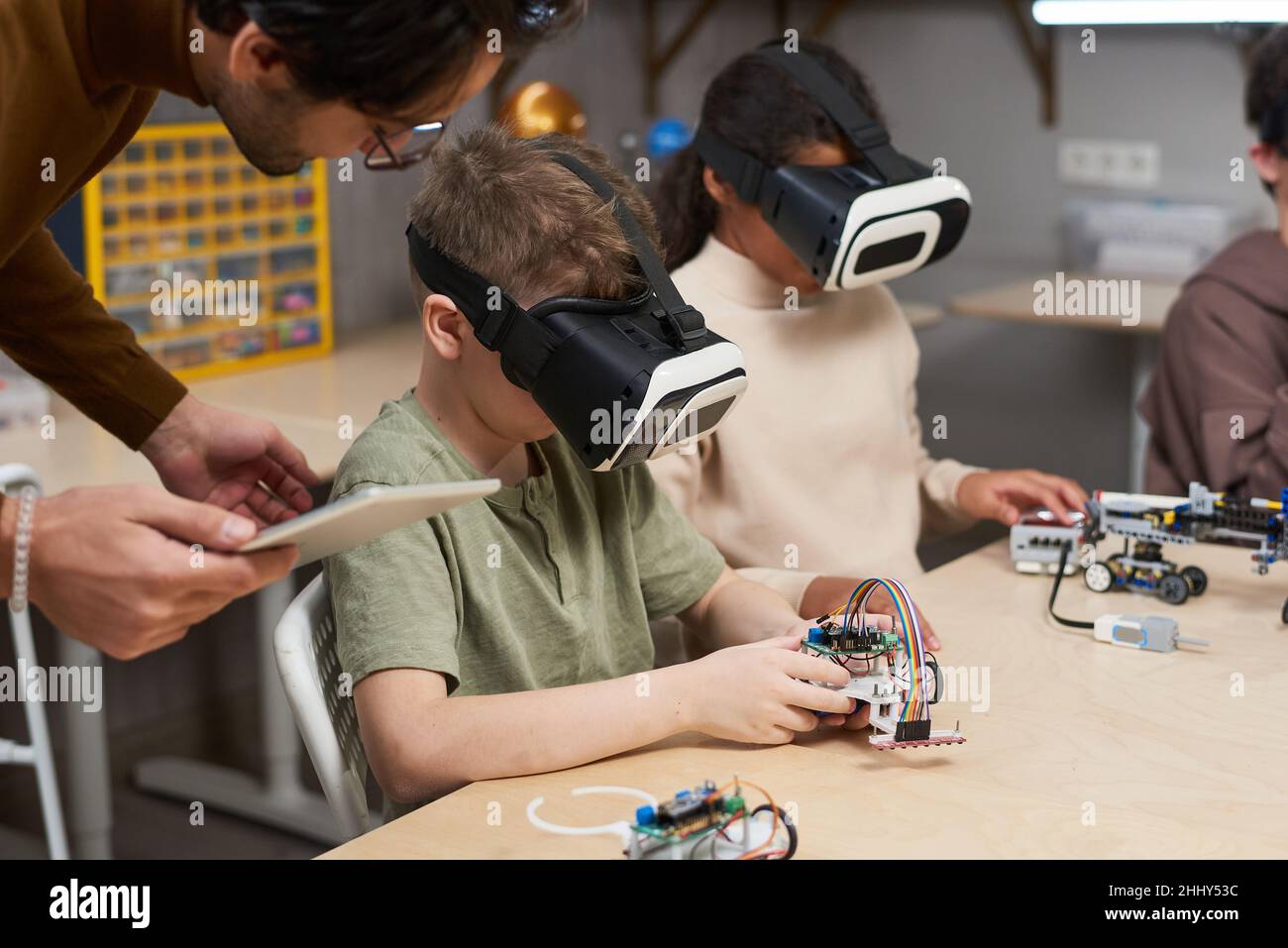 Virtual learning science hi-res stock photography and images - Alamy