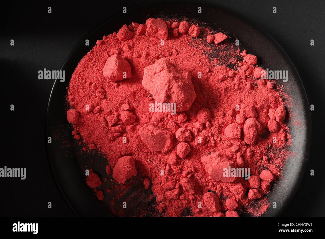 Freeze dried strawberry powder. Food background Stock Photo - Alamy