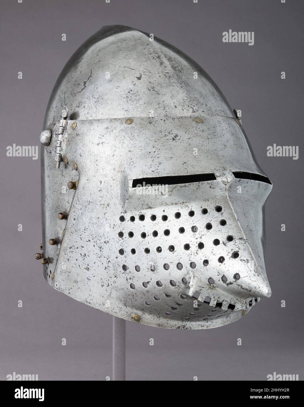 Bascinet helmet hi-res stock photography and images - Alamy