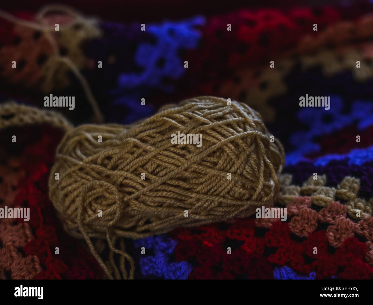 Red blue ball wool white background hi-res stock photography and images ...