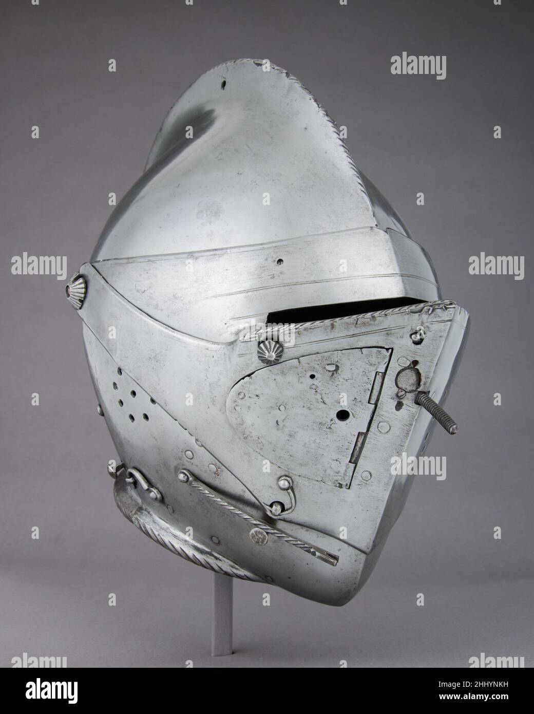 Close-Helmet for the Tilt ca. 1580–90 Austrian, Innsbruck Close-helmets ...