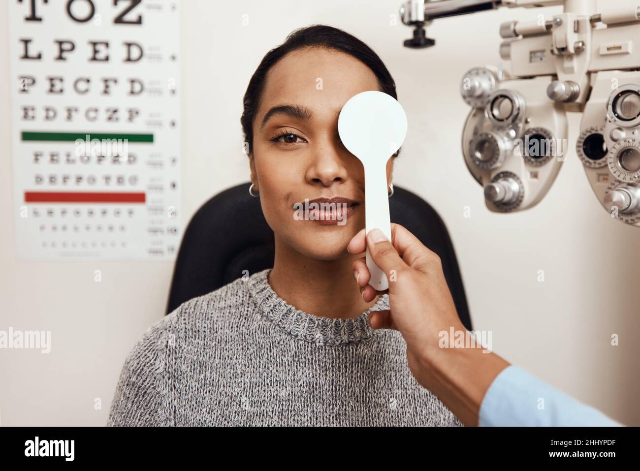 One way vision hi-res stock photography and images - Alamy