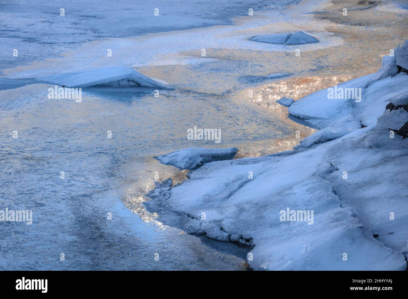 Embalse eis hi-res stock photography and images - Alamy