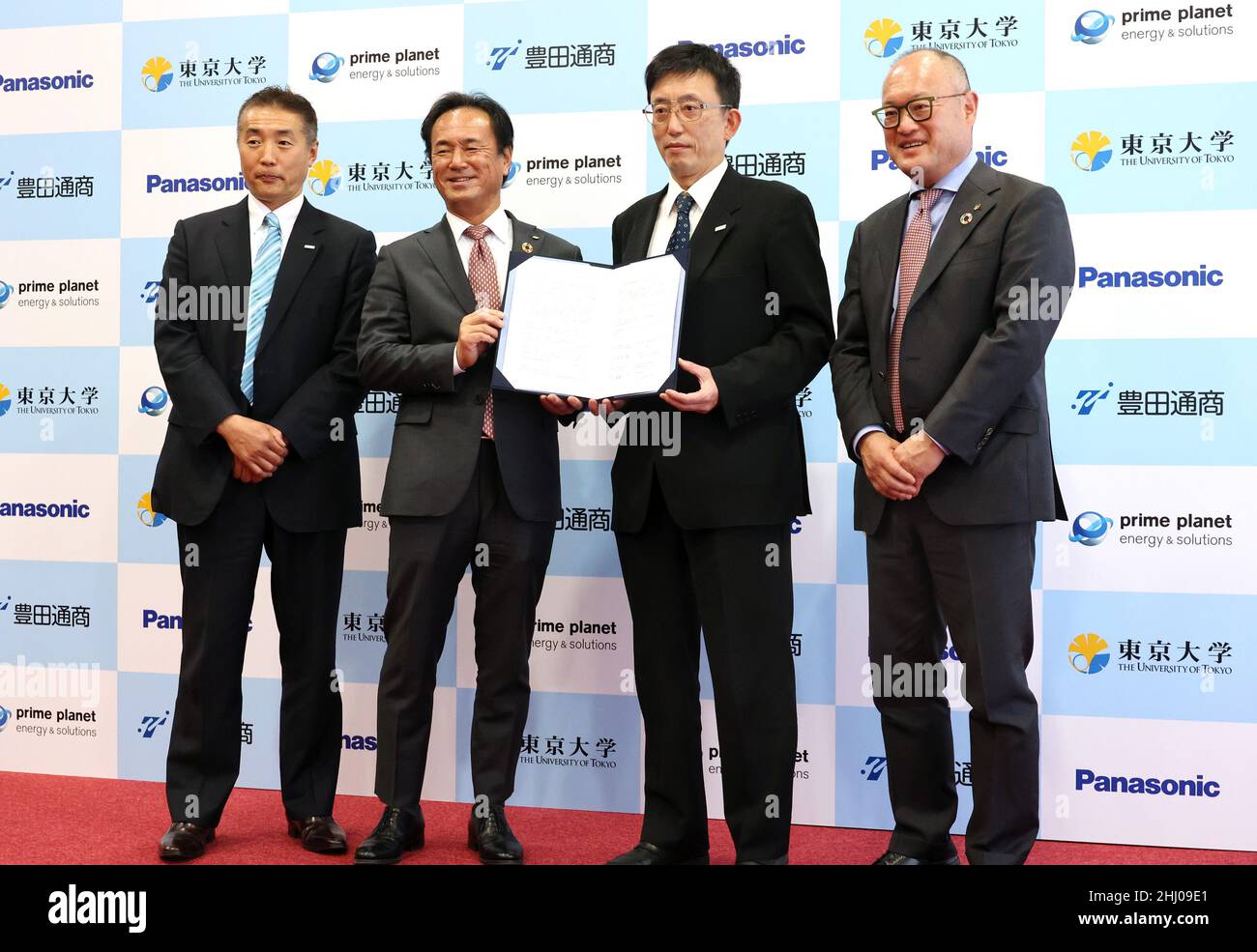 Tokyo, Japan. 26th Jan, 2022. (L-R) Panasonic Energy Company vice ...
