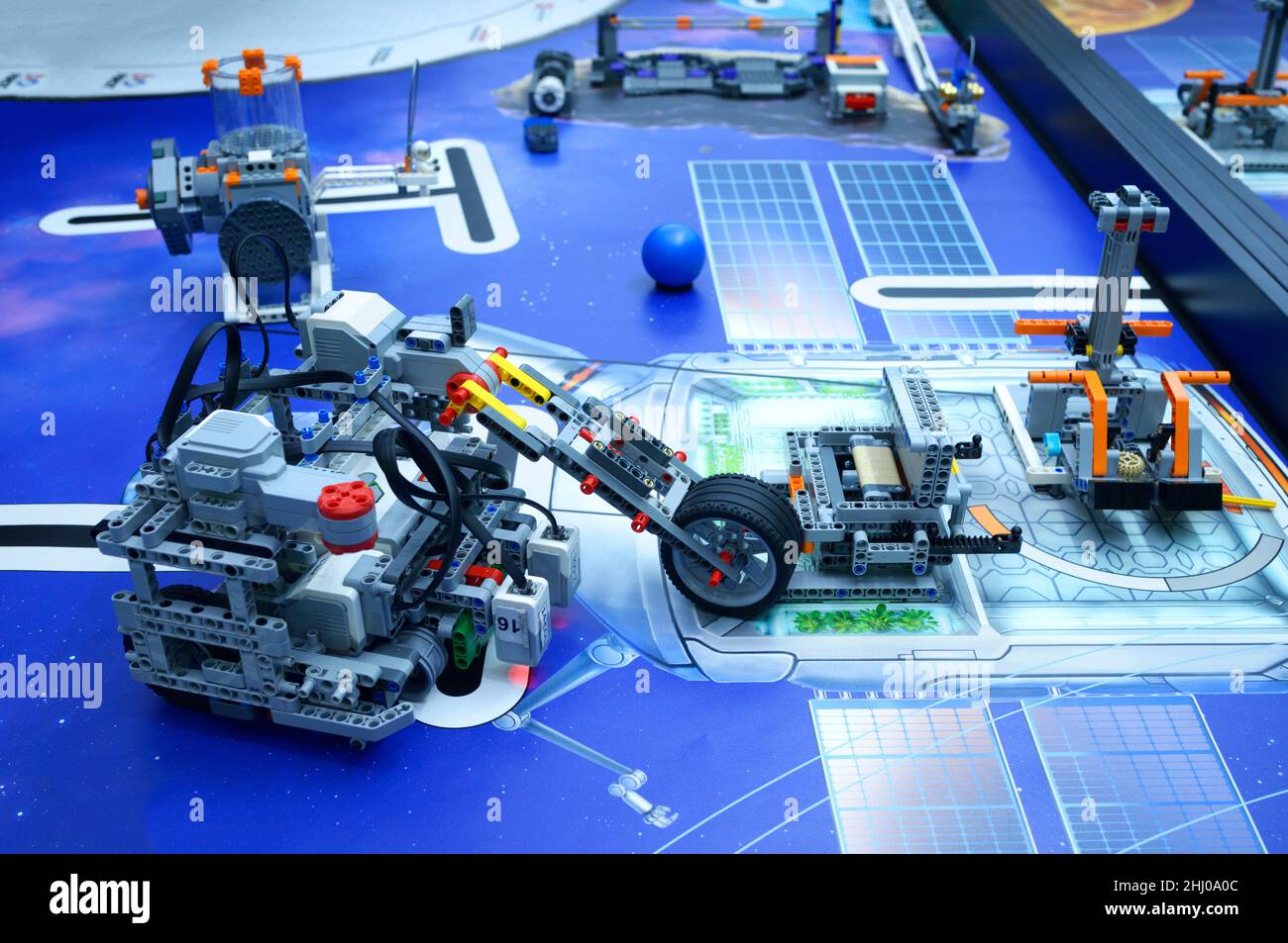 Plastic toys assembled lego hi-res stock photography and images - Alamy