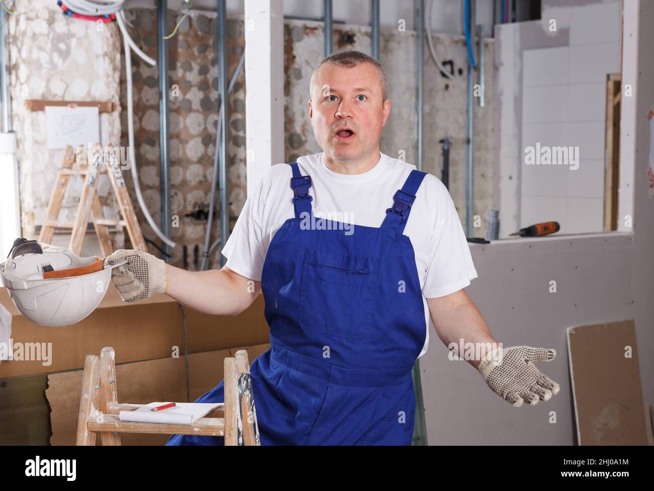 Contractor activities hi-res stock photography and images - Alamy