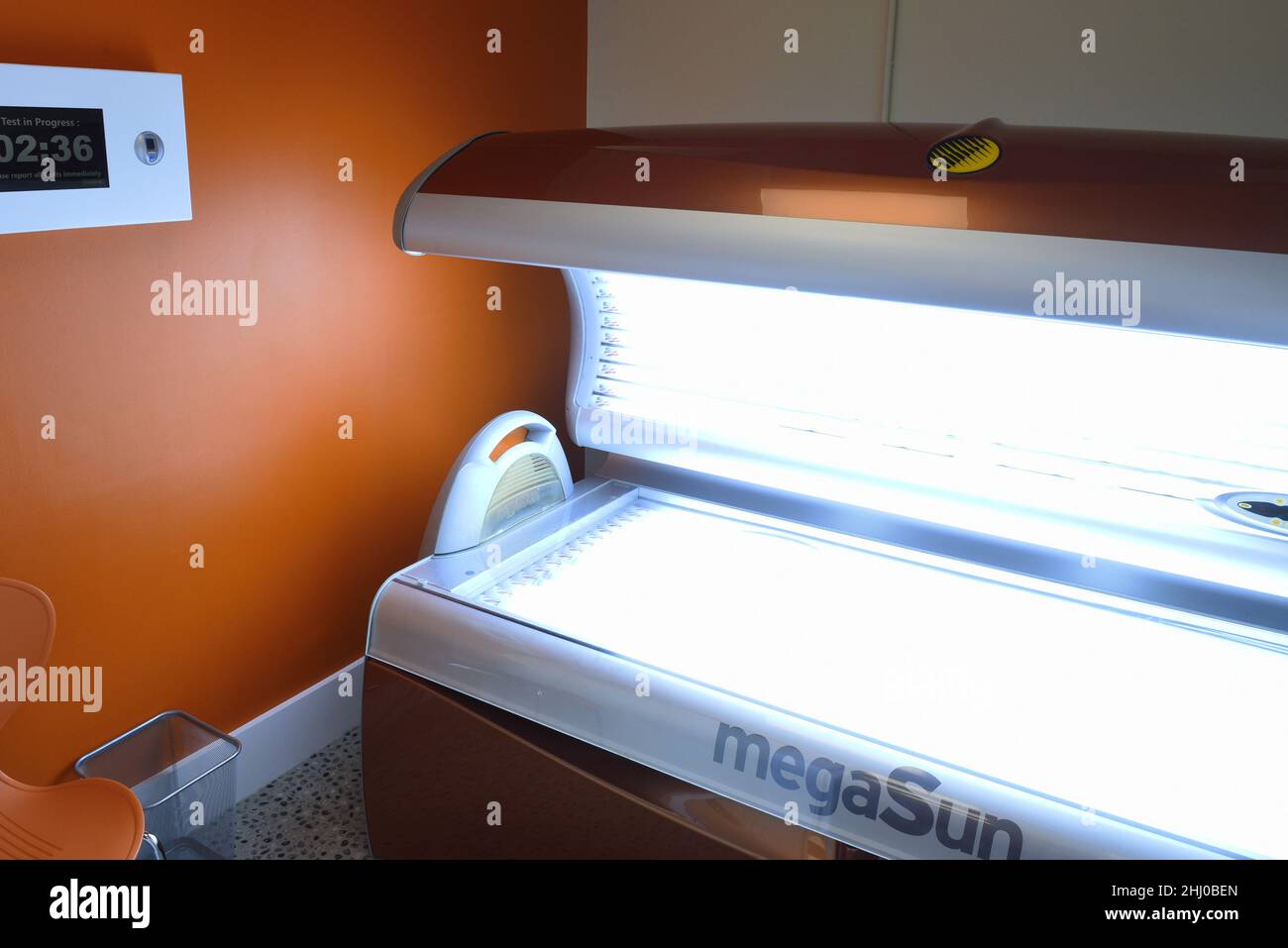 Interior tanning studio called Tan Express that went out of business ...