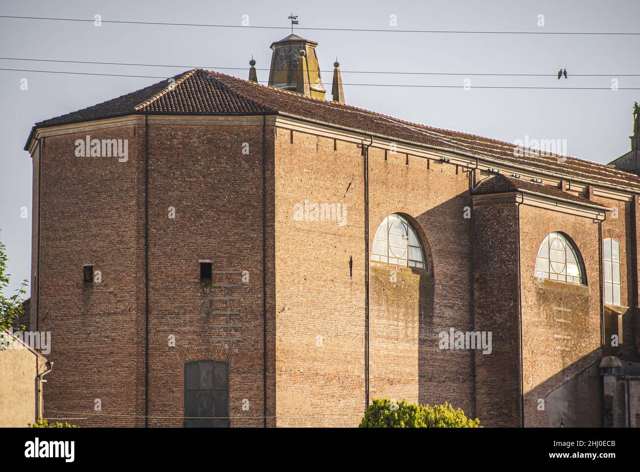 Back side of church hi-res stock photography and images - Alamy