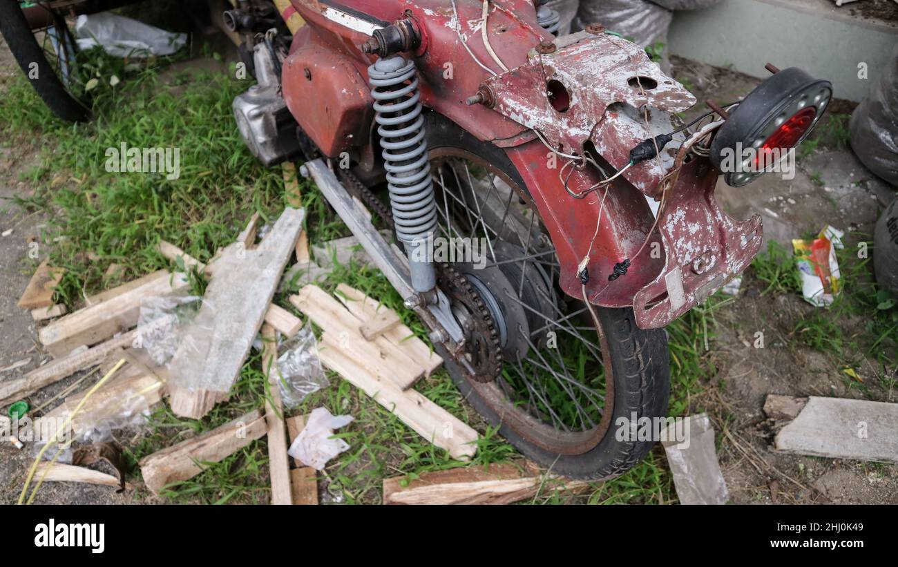 motorcycle rickshaw rear tires must be strong and tough Stock Photo - Alamy