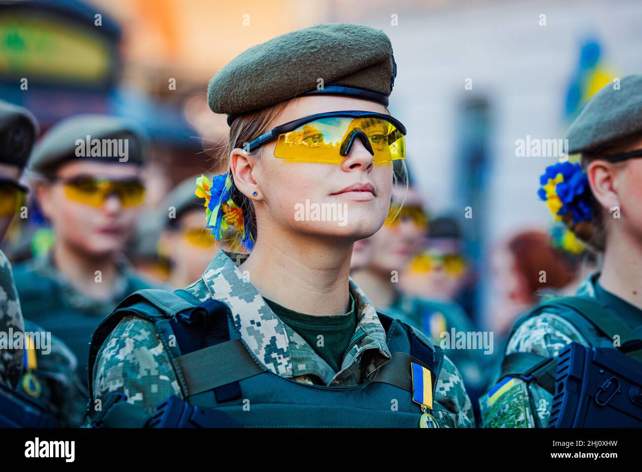 Ukrainian women soldiers hi-res stock photography and images - Alamy