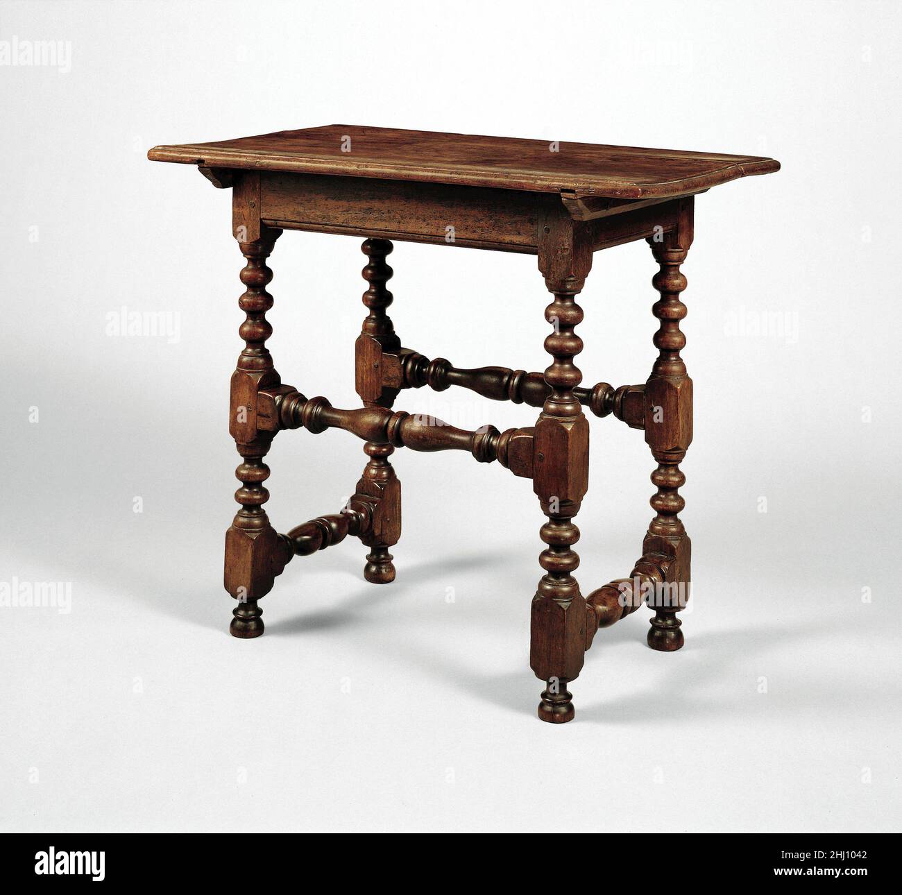 Table 1690–1720 American The manner in which the top of this table is ...