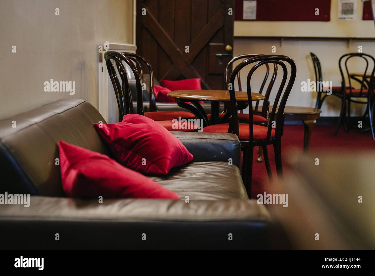 Comfy seating hi-res stock photography and images - Alamy