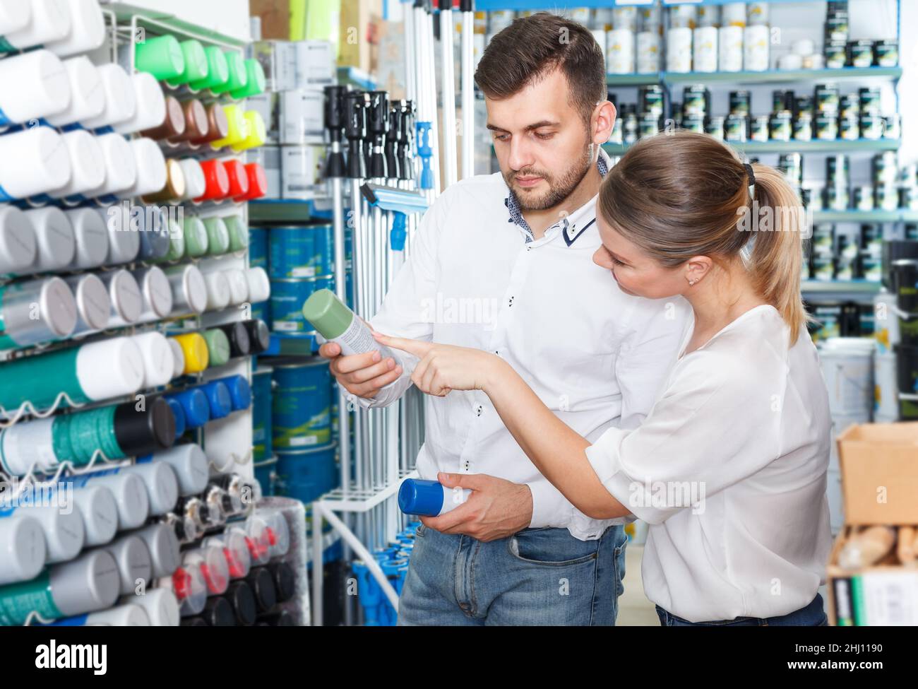 Paint shelf shop tin hi-res stock photography and images - Alamy