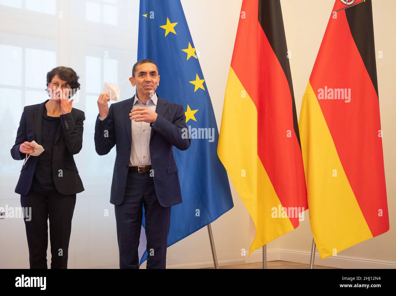 Biontech founders hi-res stock photography and images - Alamy