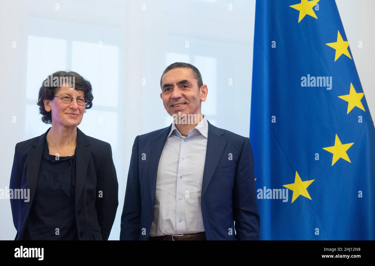 Mainz, Germany. 26th Jan, 2022. Biontech founders Ugur Sahin (r) and ...