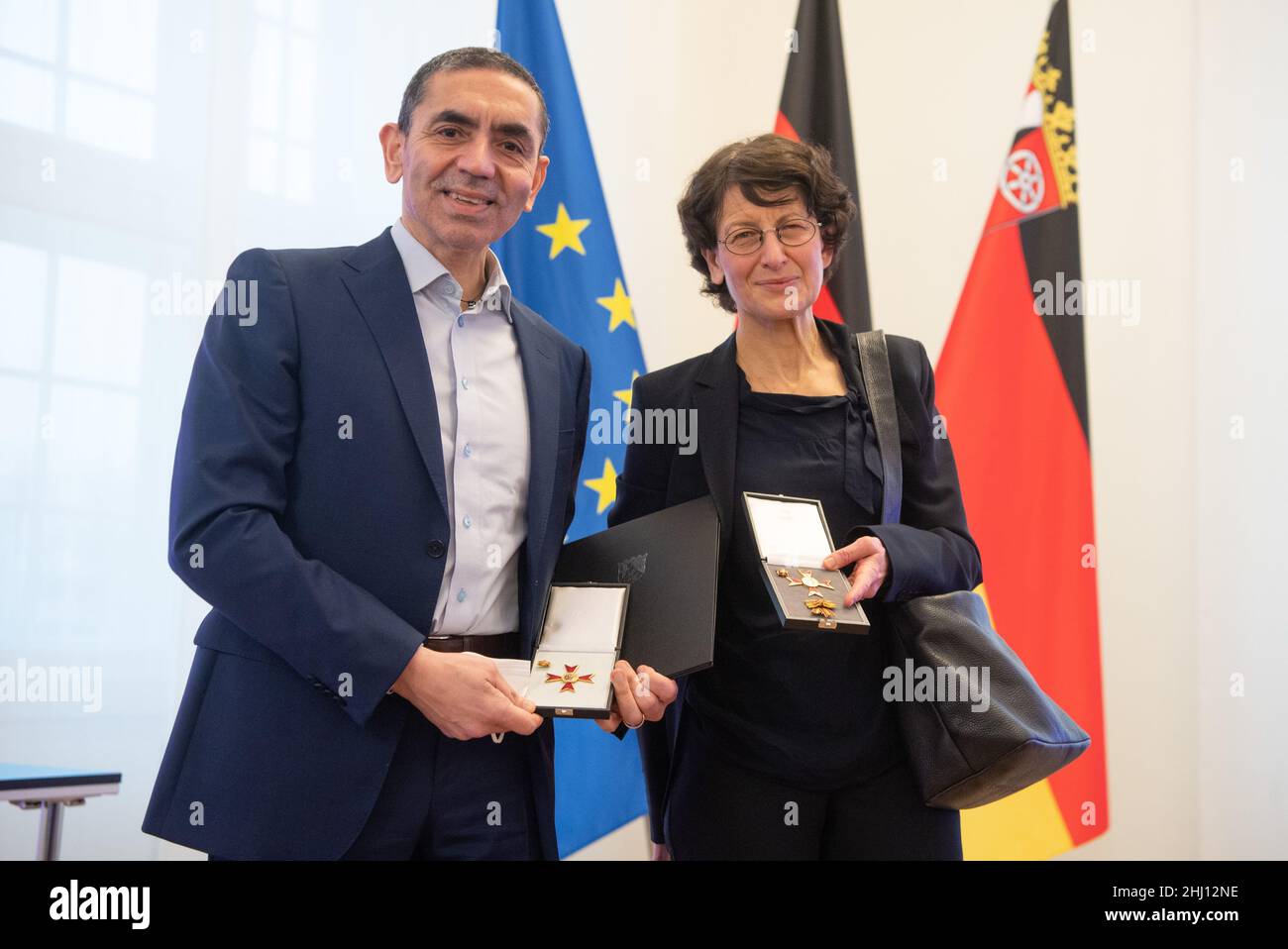 Biontech founders hi-res stock photography and images - Alamy