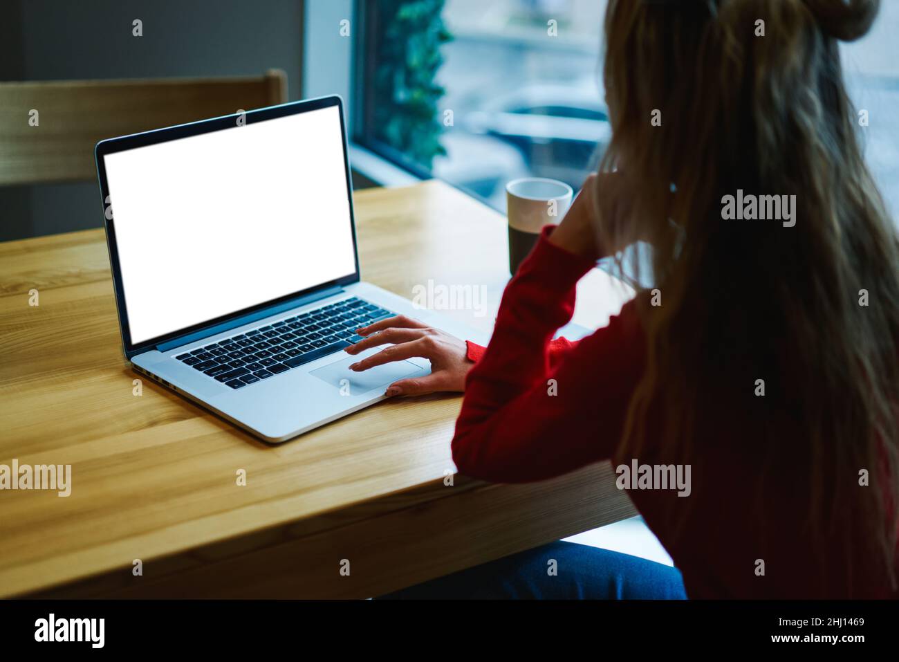 Woman typing computer back view hi-res stock photography and images - Alamy