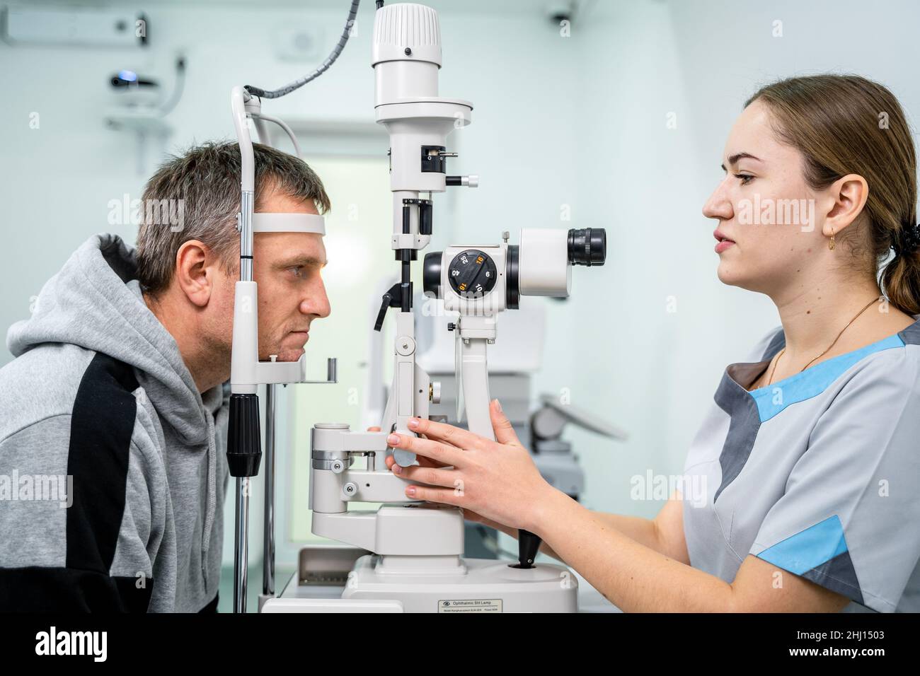 Eye checking machine hi-res stock photography and images - Alamy