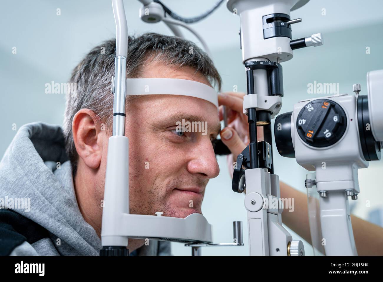 Vision test apparatus hi-res stock photography and images - Alamy