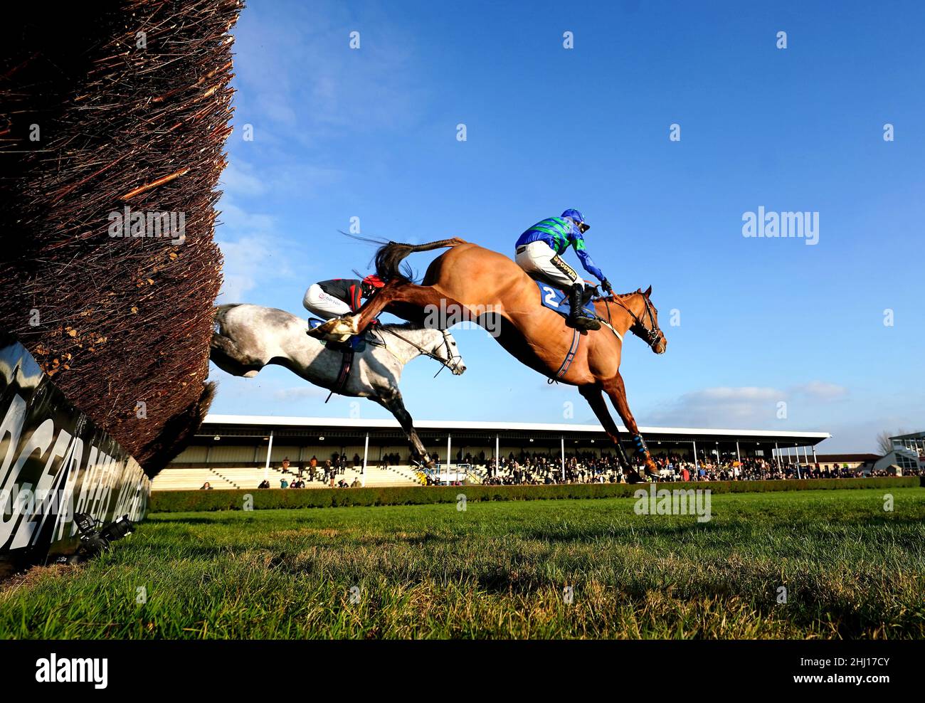 Harry cobden jockey 2022 hi-res stock photography and images - Alamy