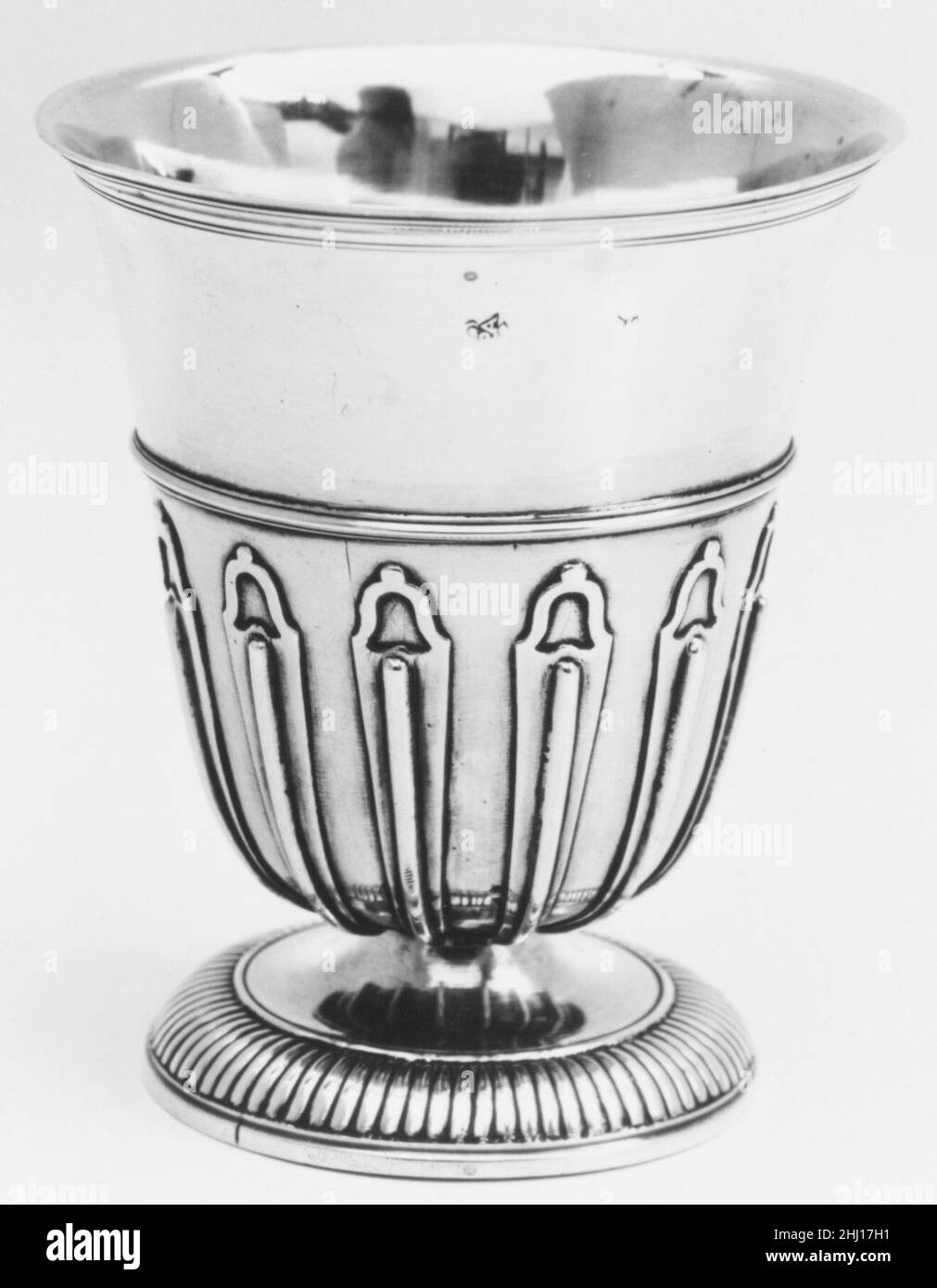 Beaker form Black and White Stock Photos & Images - Alamy