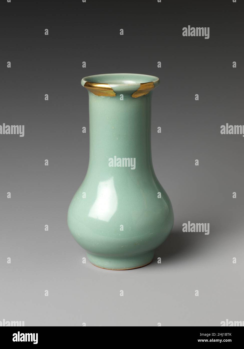 Vase China. Vase. China. Stoneware with celadon glaze (Longquan ware ...
