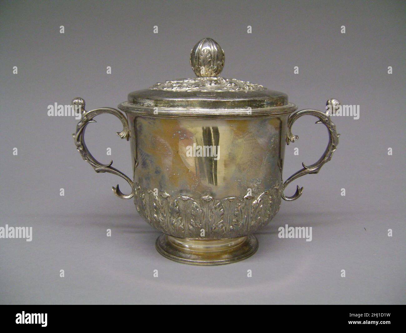 Victoria and albert museum london cup hi-res stock photography and ...