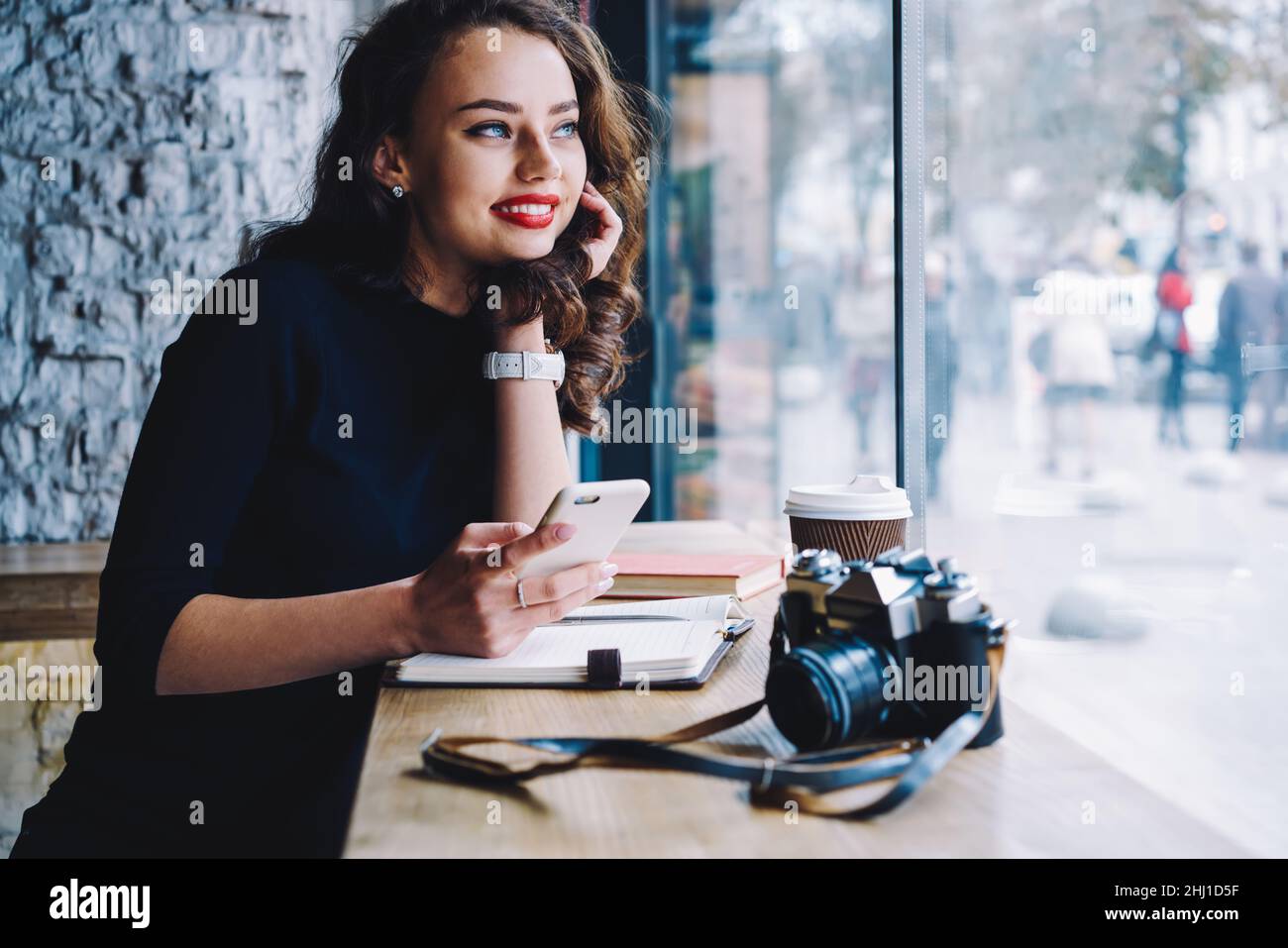 Blogger note hi-res stock photography and images - Alamy