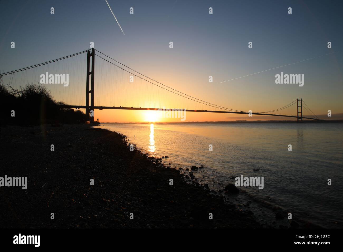 Sunrise over the humber bridge hi-res stock photography and images - Alamy