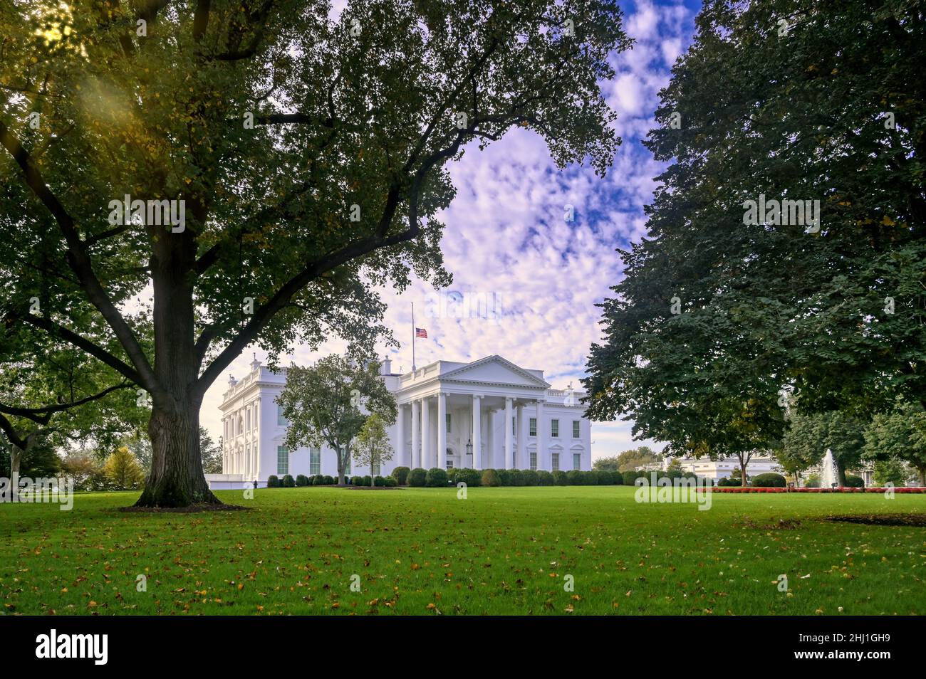 The White House located at 1600 Pennsylvania Avenue in Washington, D.C ...