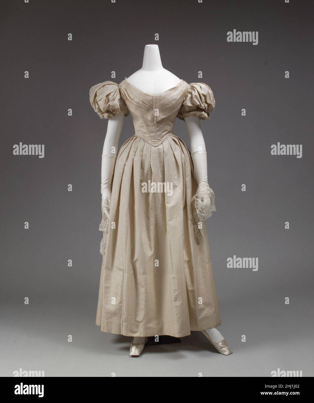 Dress 1833–35 British Caricaturists of the 1830s focused on the newly ...