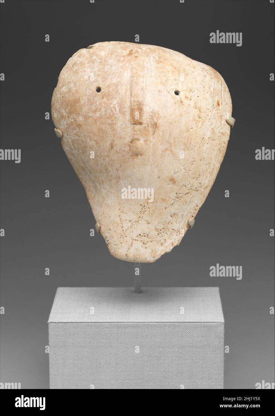Mask 13th–14th century Mississippian. Mask 312910 Stock Photo - Alamy