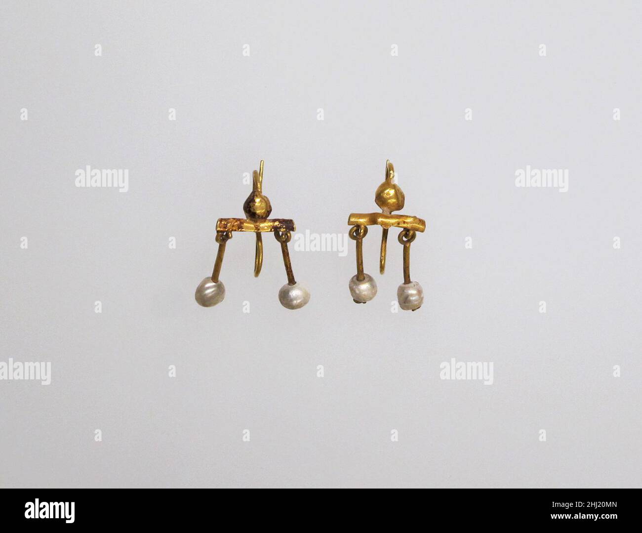 Pompeii earrings hi-res stock photography and images - Alamy