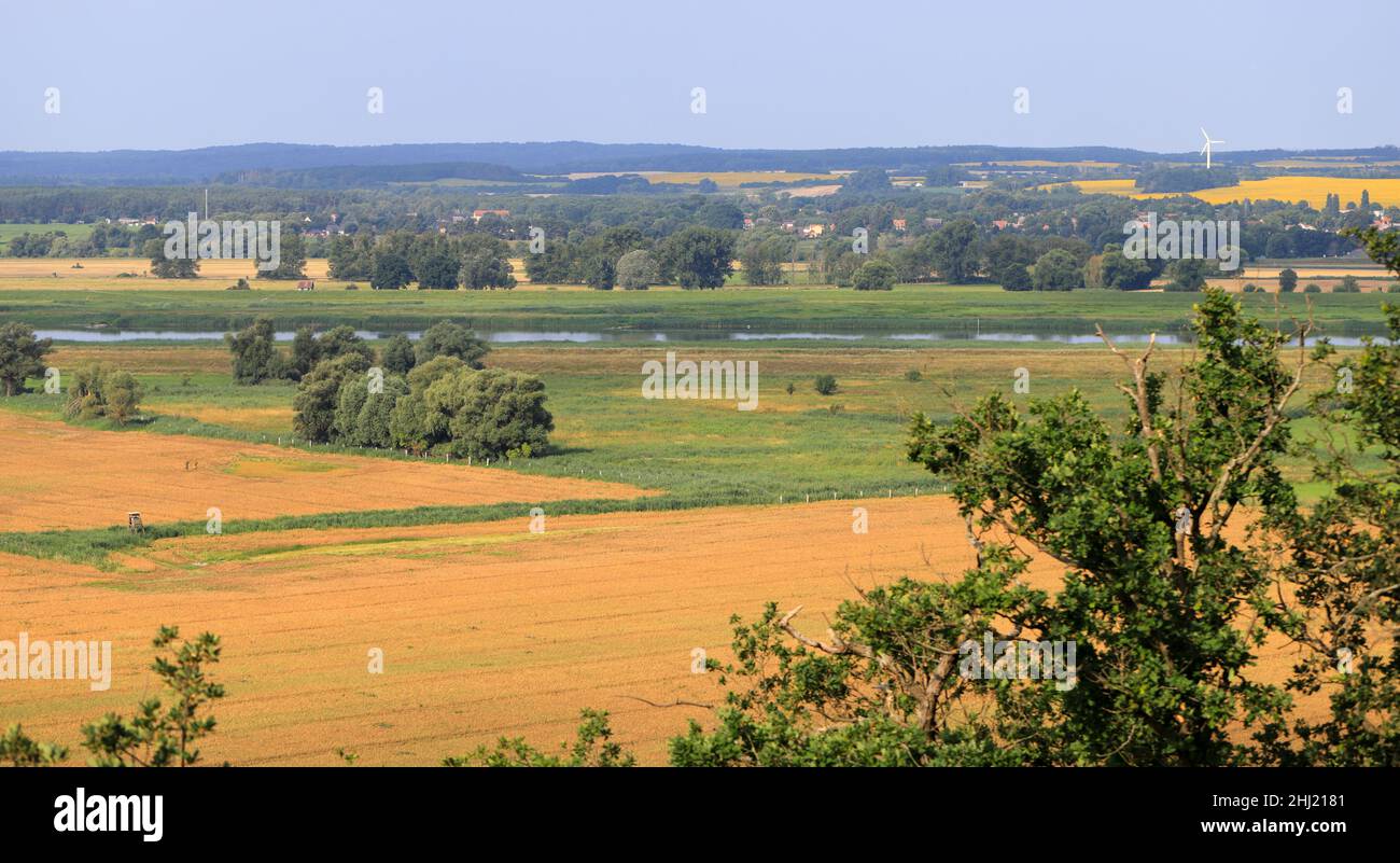 The agricultural landscape of a large lowland European river - the Oder ...
