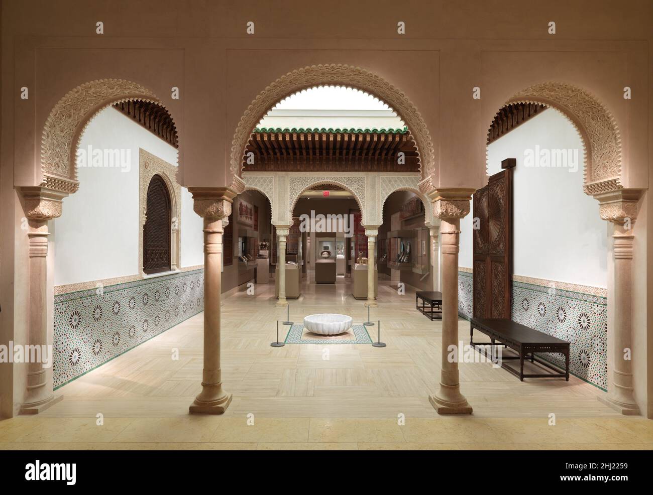 Slim column hi-res stock photography and images - Alamy