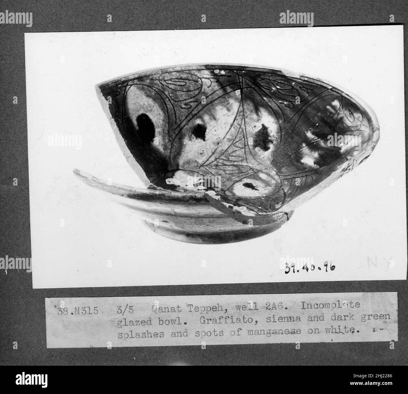 Fragments plate Black and White Stock Photos & Images - Alamy