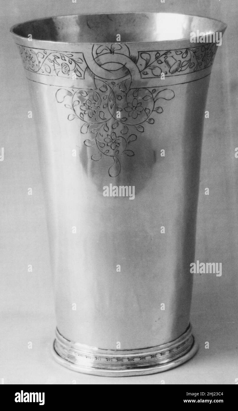 Beaker shape Black and White Stock Photos & Images - Alamy